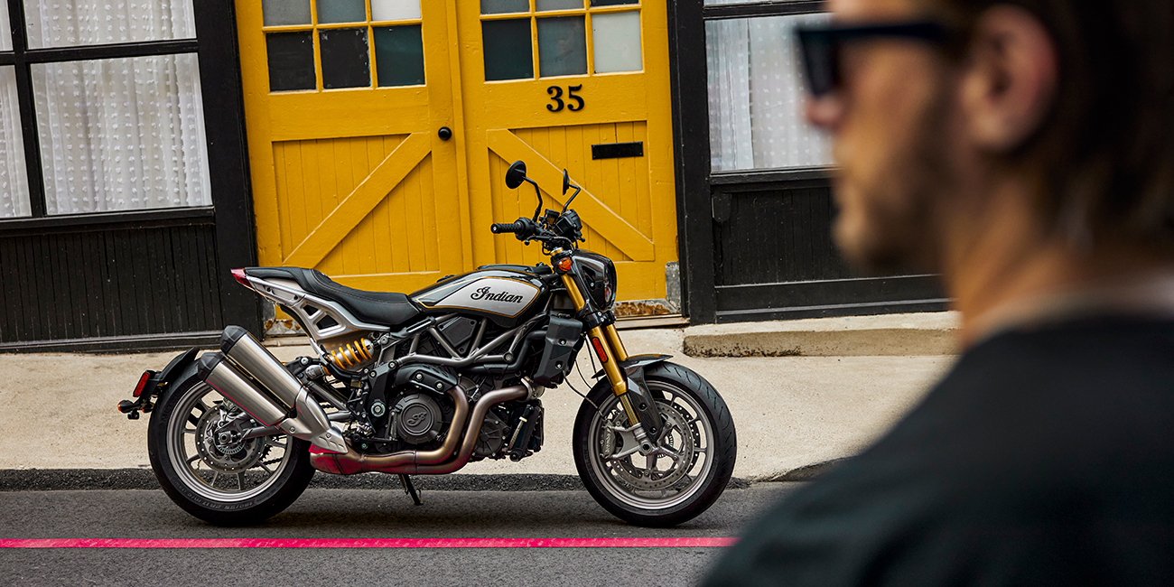 FTR R Carbon | America’s First Motorcycle Company